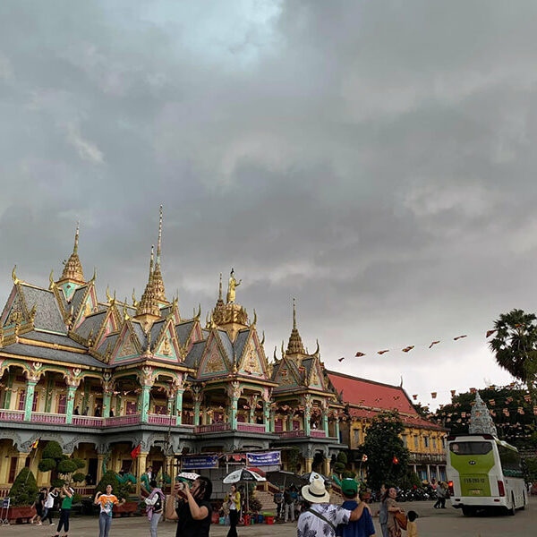 Som Rong Pagoda - Beautiful Buddhist Works in Soc Trang