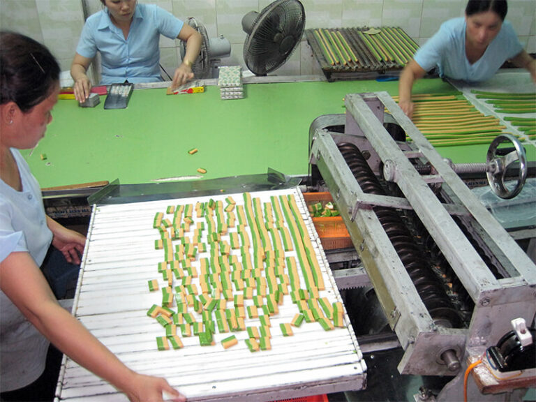 Ben Tre coconut candy - Traditional specialty