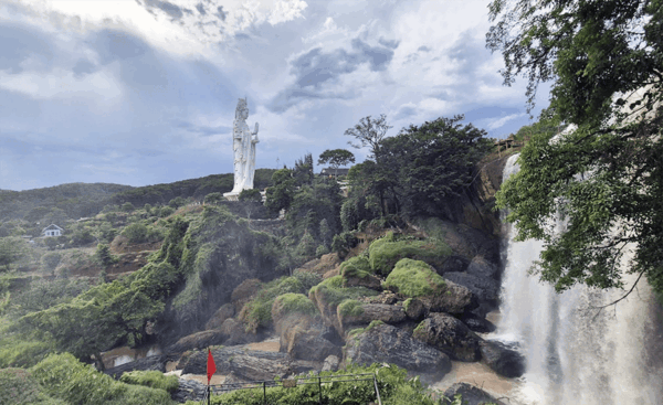 Elephant Waterfall | Tourist Attraction near Da Lat